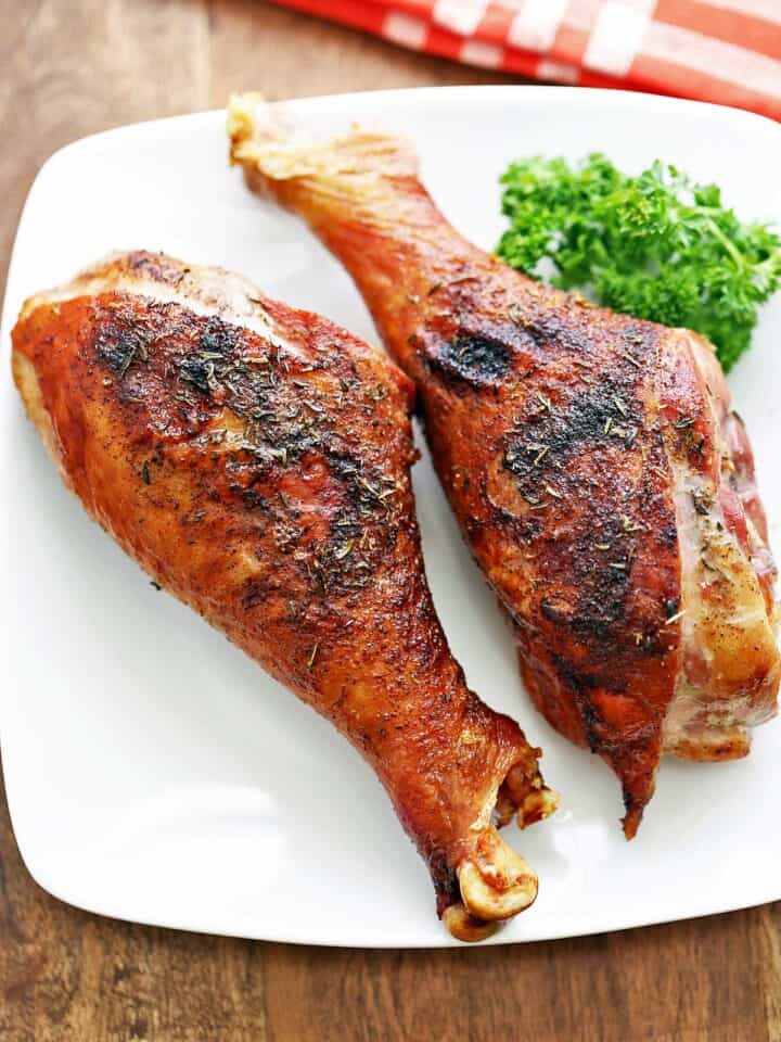 Juicy Roasted Turkey Legs Recipe (Golden Skin, Tender Meat) - Healthy ...
