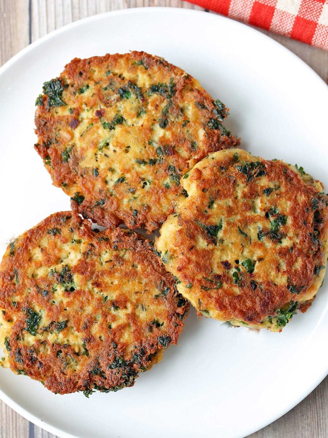 Easy Salmon Cakes (Pan-Fried or Baked)