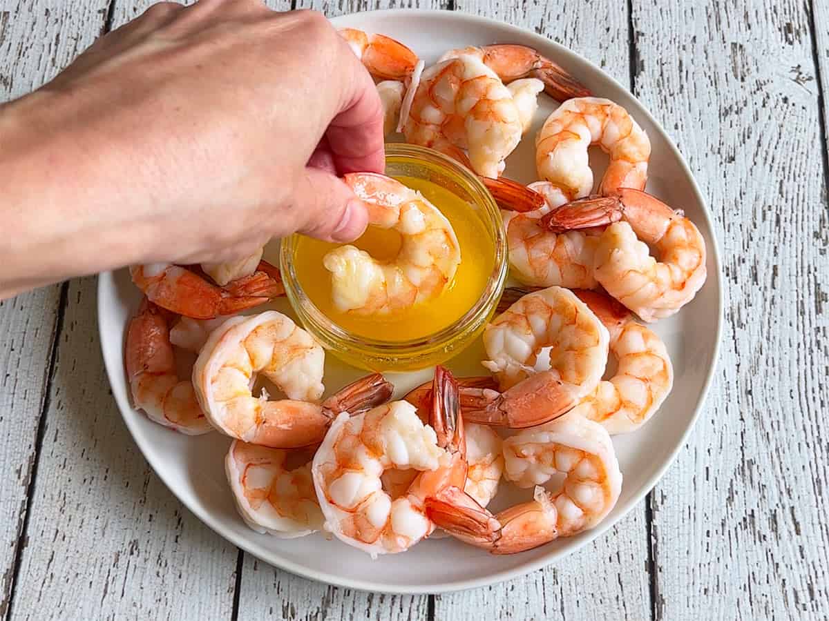 Easy Boiled Shrimp Recipe (Perfect with Cocktail Sauce) - Healthy ...