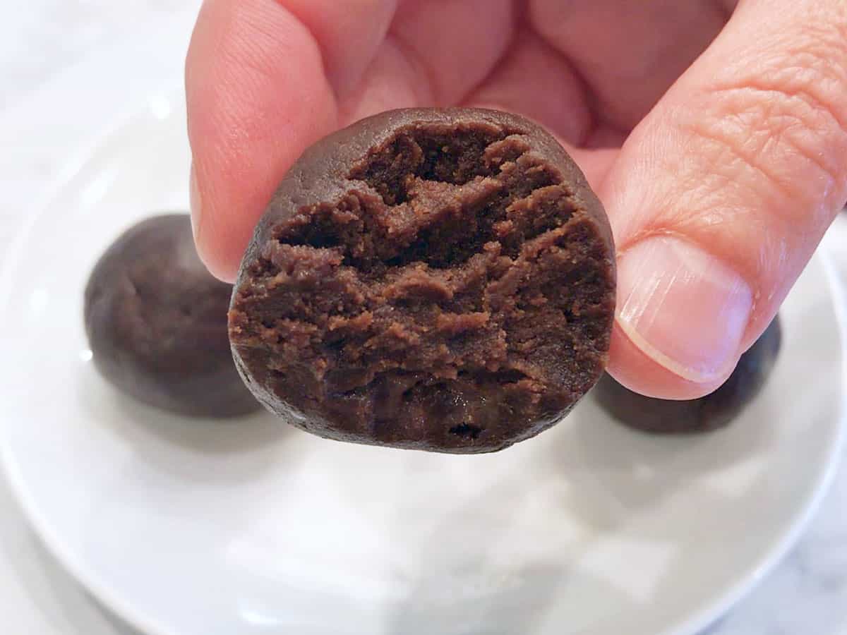 Easy Keto Fat Bombs (Three Ingredients!) - Healthy Recipes Blog