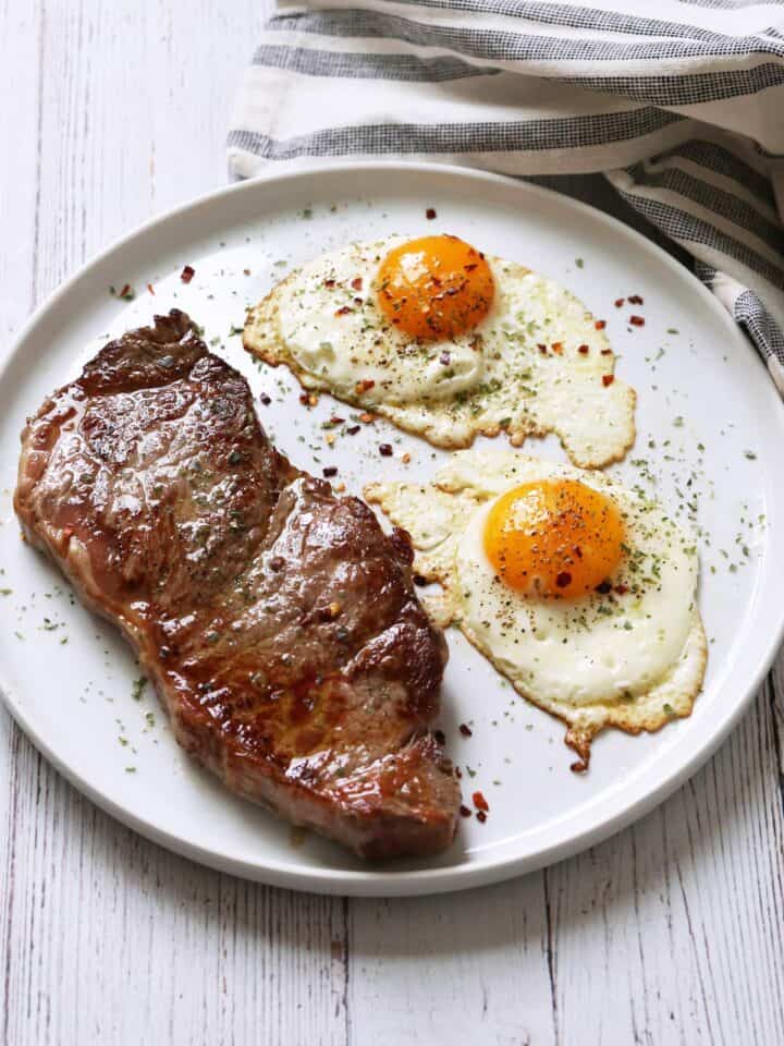 Steak and Eggs Breakfast Recipe - Healthy Recipes Blog