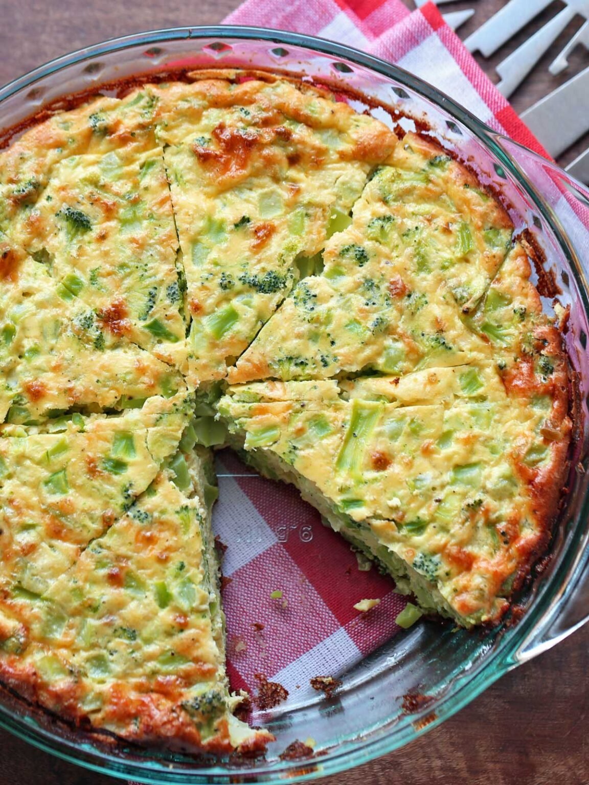 Crustless Broccoli Quiche with Cheddar and Scallions - Healthy Recipes Blog
