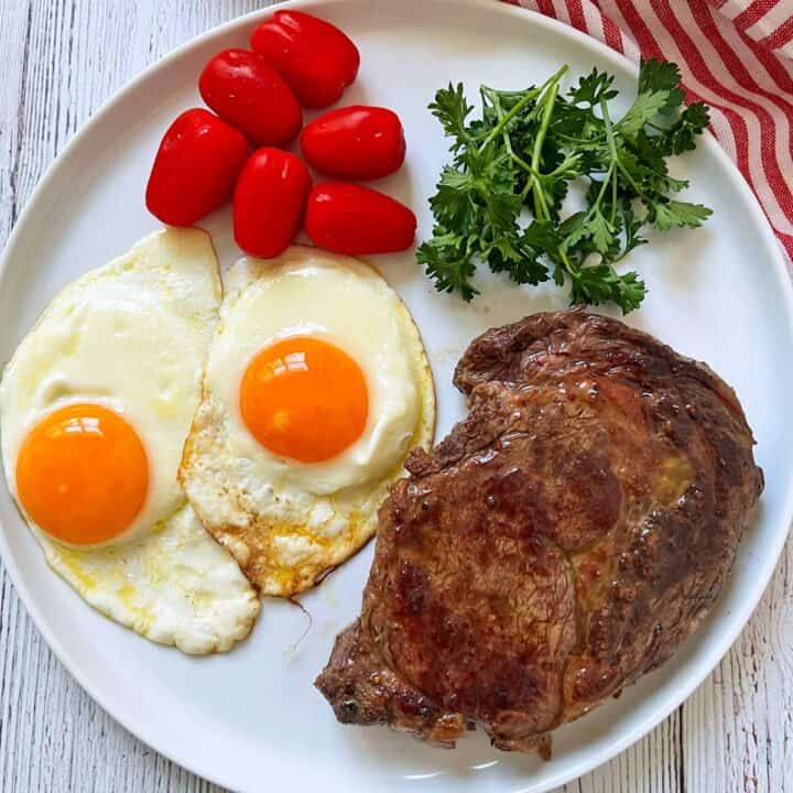 Steak and Eggs Breakfast Recipe - Healthy Recipes Blog