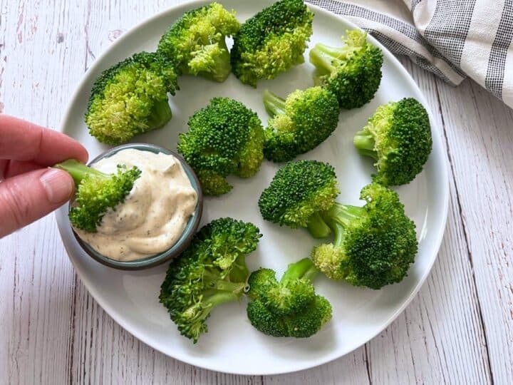 Steamed Broccoli | Easy Everyday Recipe - Healthy Recipes Blog